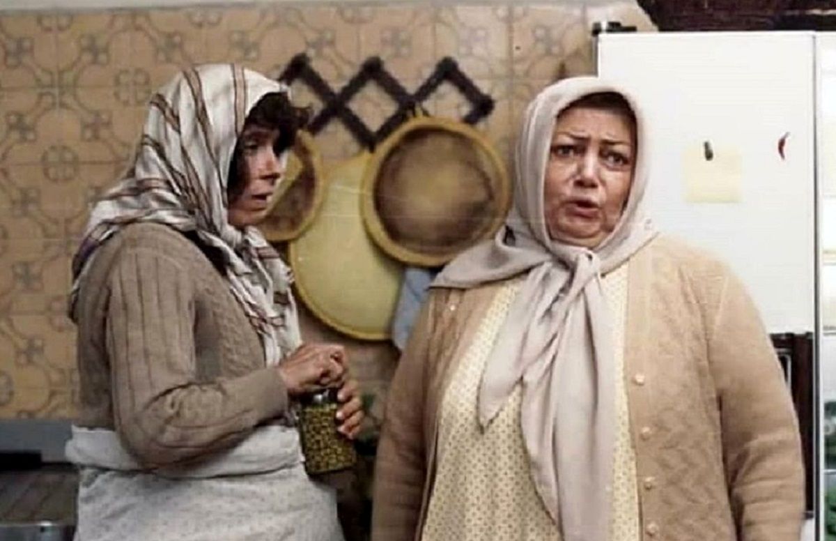 عکس «حمیده خیرآبادی و صدیقه کیانفر در نمایی از فیلم یک مرد یک خرس